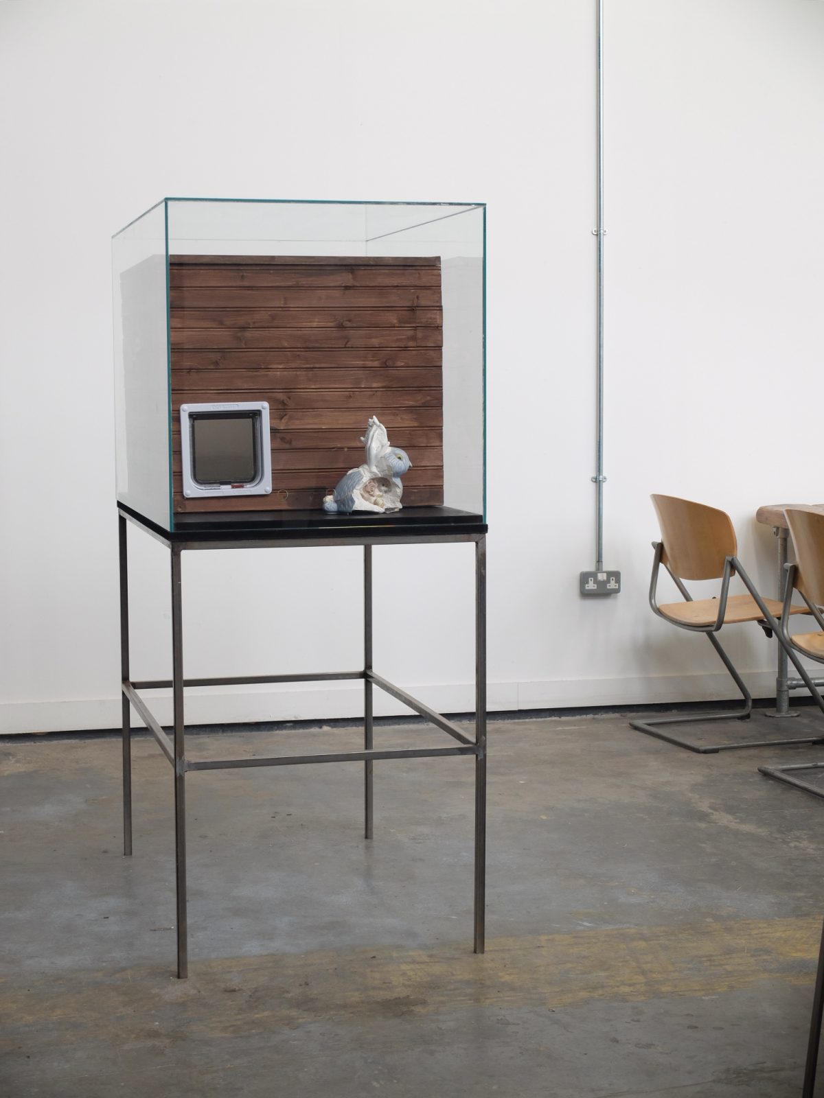 Nomadic Vitrine - ALEX FROST